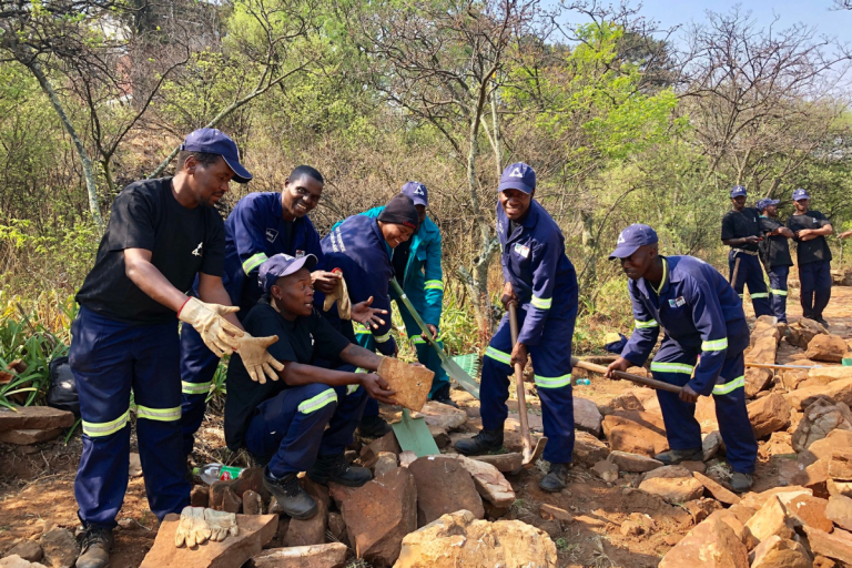 Construction workers | Umbele online publication